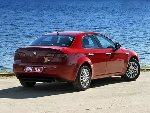 Mitä voi vietellä kauneutta Alfa Romeo 159?