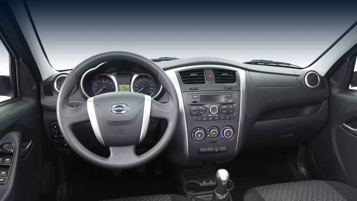 Mark Datssun chetara ụgbọ ala n'ihi Airbags