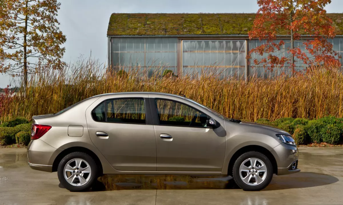 Det nye Sedan Renault-symbol viste sig at være Logan 22085_1