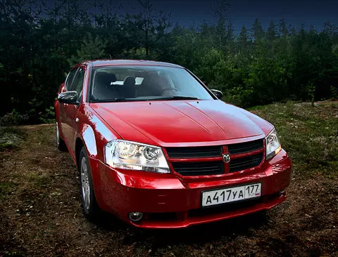 Nini kweli inatisha DOdge Avenger? 2208_2