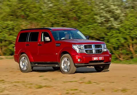 Čo je skryté za tvrdým vzhľadom na Dodge Nitro? 2209_6