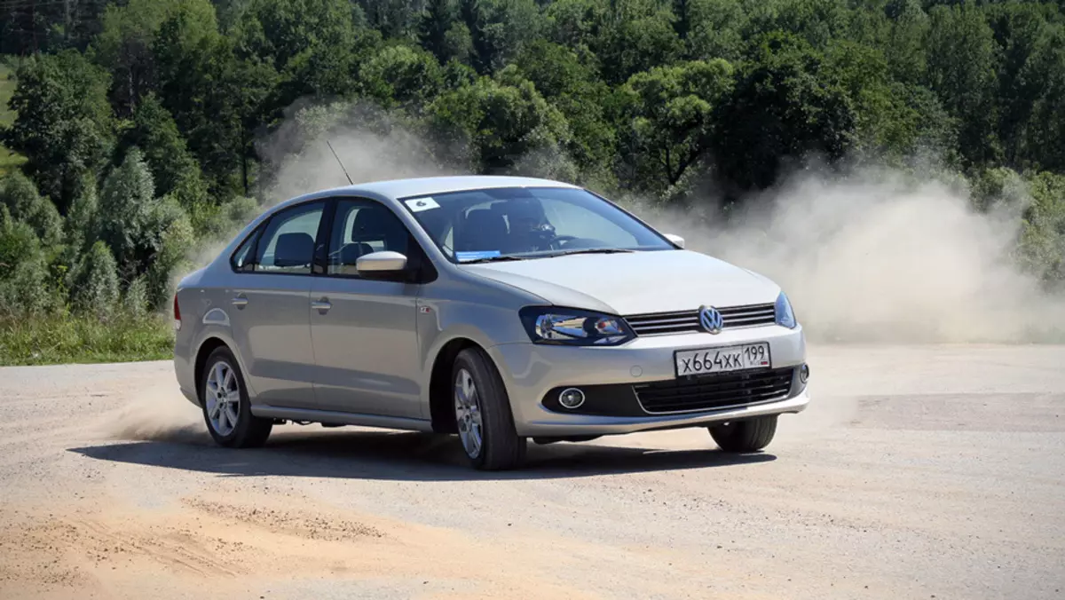 Vi fortsätter att bekanta oss med budgeten Sedan Volkswagen Polo 22373_11