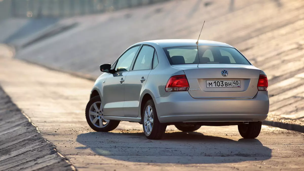 Vi fortsätter att bekanta oss med budgeten Sedan Volkswagen Polo 22373_12