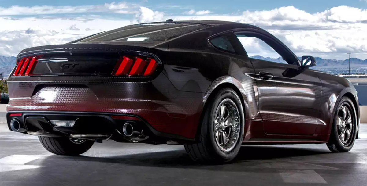 Купэ Ford Mustang GT King Cobra адрадзіла старое імя 23328_3