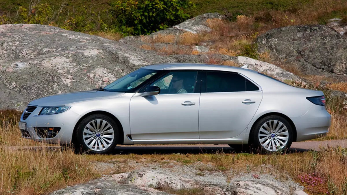 We find out how accurates were the creators of the SAAB 9-5 sedan