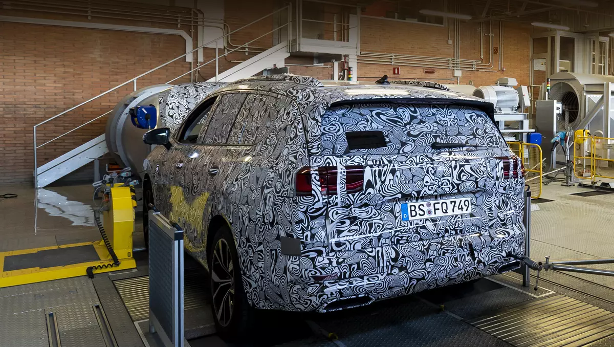 Volkswagen Talagon ist im Sitztestzentrum zu sehen