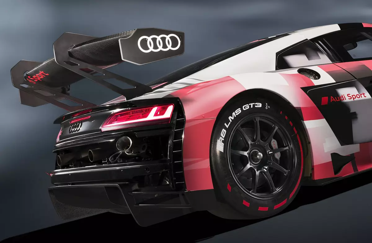 Audi R8 LMS GT3 EVO II mikat klien kalawan pangaturan lintang