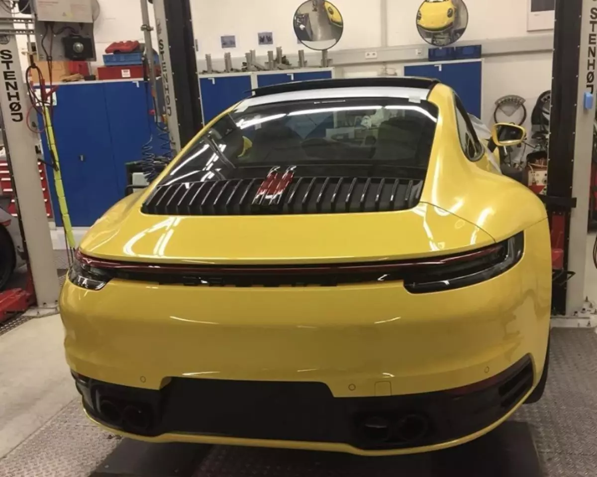 Porsche 911 कूपने प्रीमिअरच्या आधी गॅमफ्लॅज गमावले 24932_1