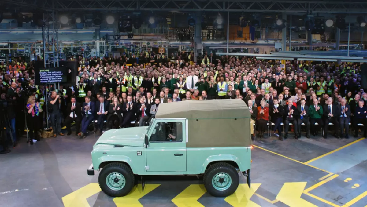 Gheobhaidh Defender Land Rover Todhchaí leaganacha gan fasach