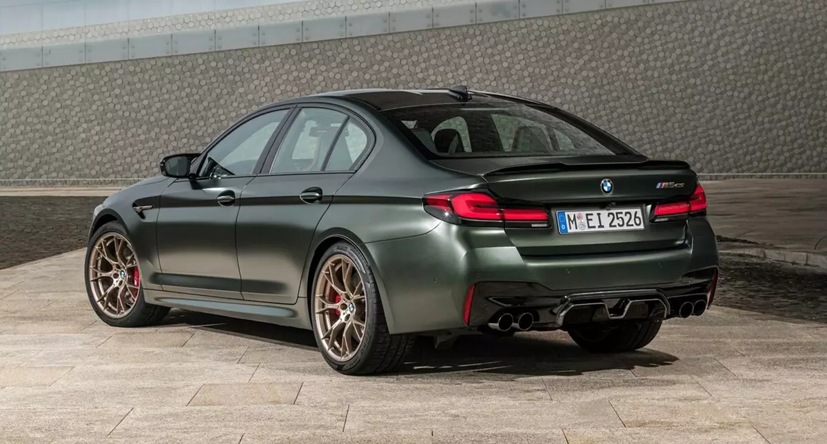 BMW M5 Sedanas pasiūlė supercar dinamiką