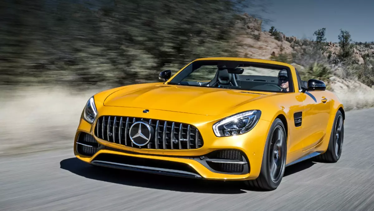 Biz yo'ldan eng qimorni qidirmoqdamiz Mercedes-AMG GT