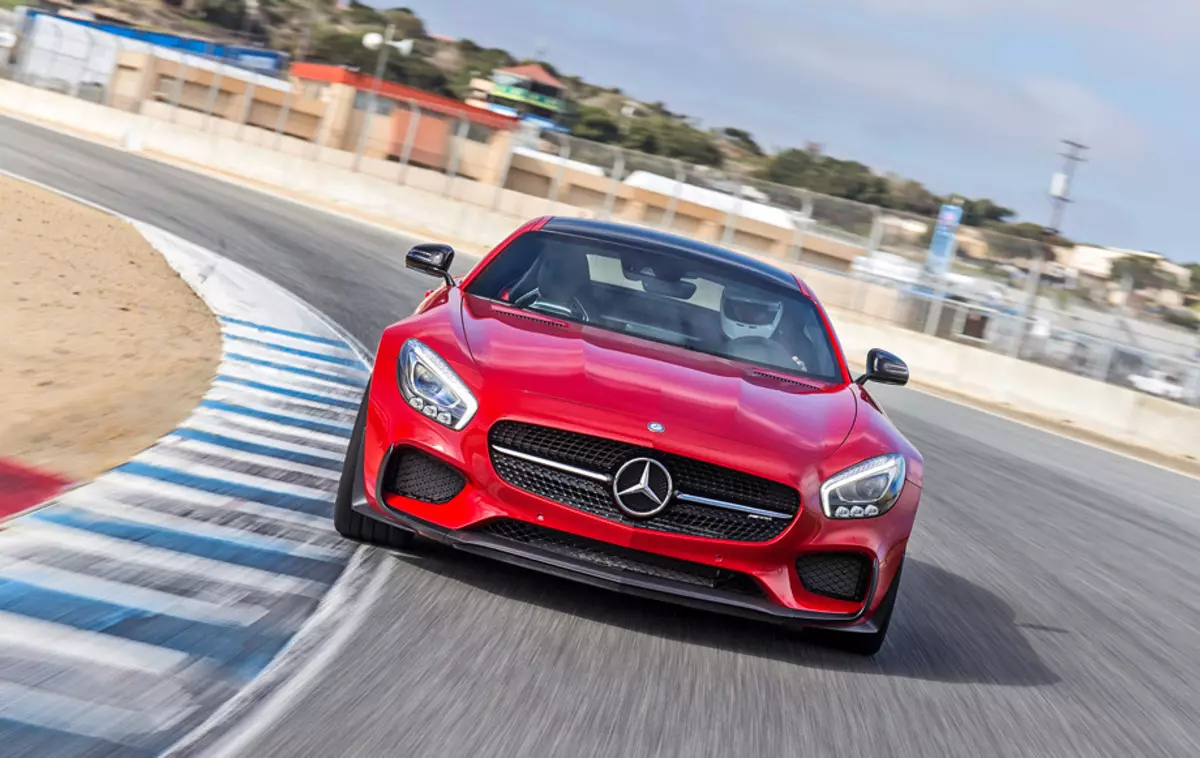 खेलकुद कार मा muster मा mustery मा रमाइलो गर्नुहोस्-Amg gt s 2605_14