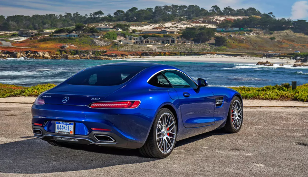 İdman avtomobilindəki insan amilində sevinmək Mercedes-AMG GT S 2605_4