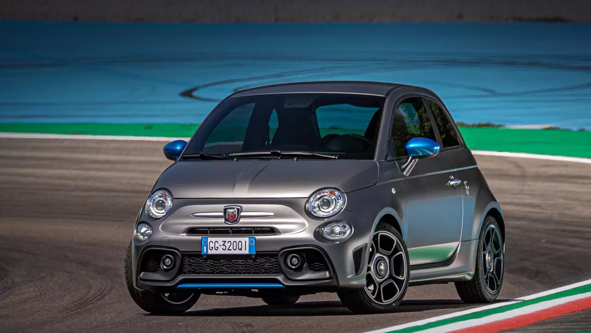 Abarth F595 Posebna komisija, ki jo odlikuje sistem za sprostitev