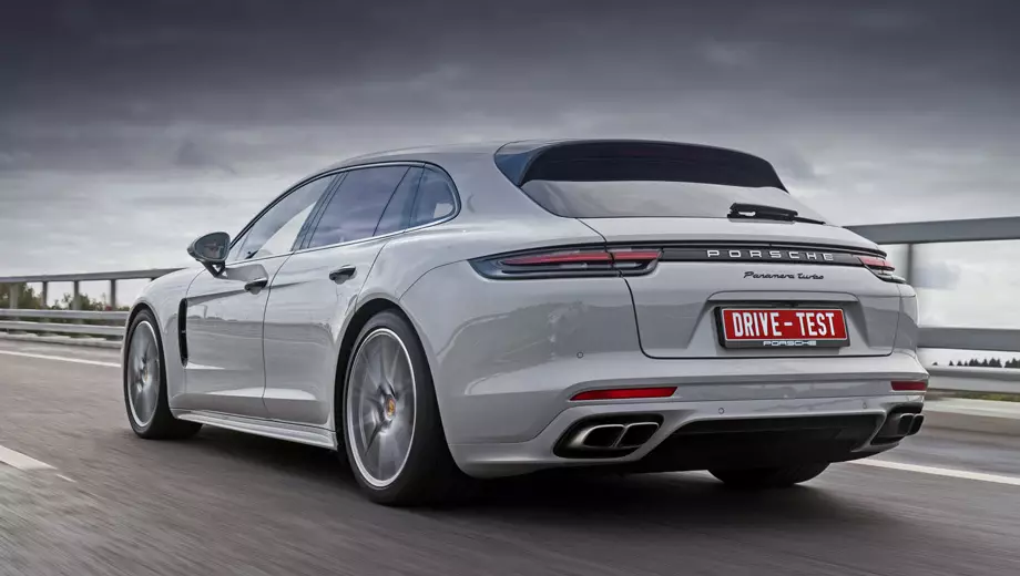 Търсим туризъм в гара вагон Porsche Panamera Turbo Sport Turismo