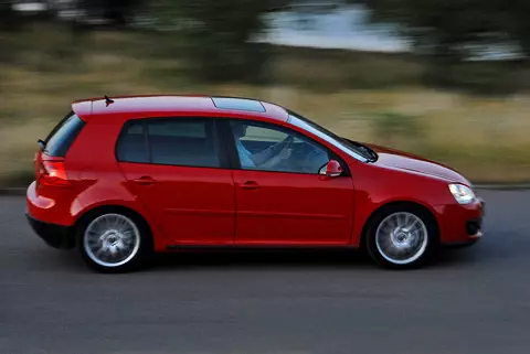 Ekonomiski pakaļdzīšanās uz Volkswagen Golf GT 2695_3