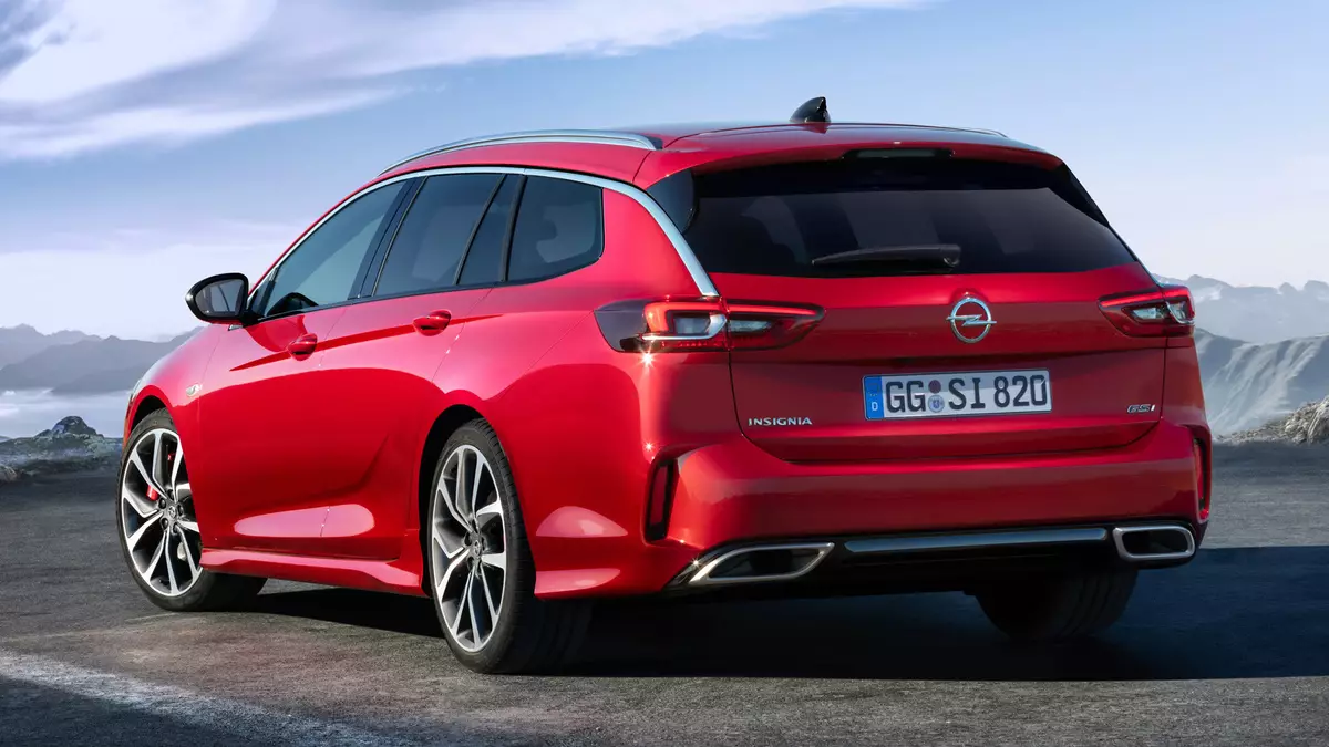 La versione GSI ha rivelato tutte le unità familiari di Opel Insignia 2703_1