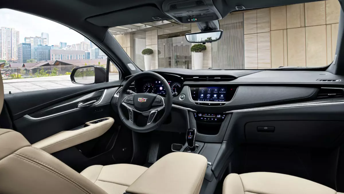 CADILLAC XT5 actualizado comenzó a coleccionar pedidos previos en Rusia 2725_1