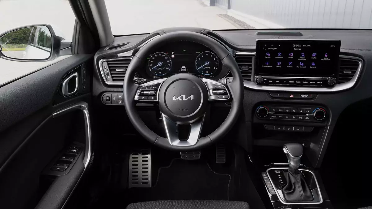 Kia Ceed ailə Avropa dizayn yenilənir