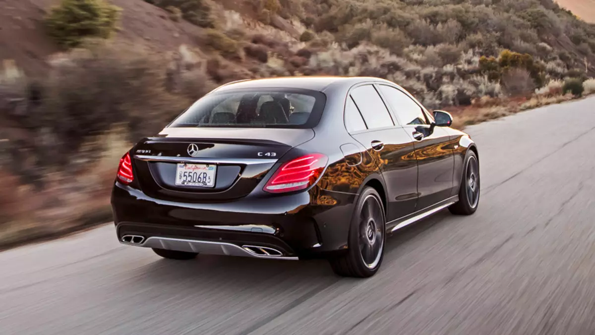 Eolach go roghnach leis an rialóir Mercedes-AMG 43 2750_5