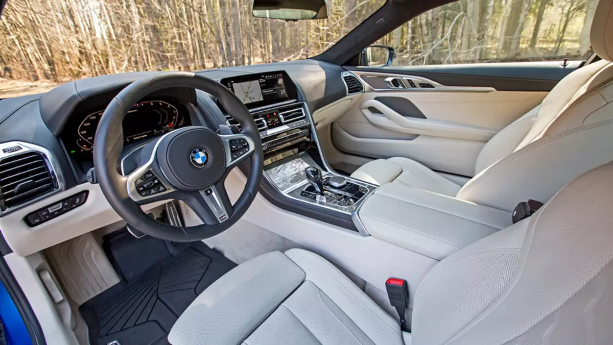 We detecteren de toeristische start in de BMW ECHTHEER Serie Coupe