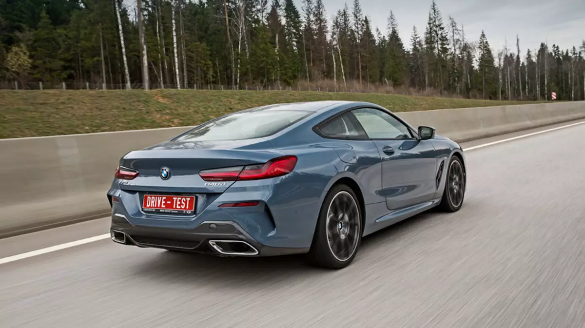 우리는 BMW 8 시리즈 쿠페에서 관광 시작을 탐지합니다. 2751_3