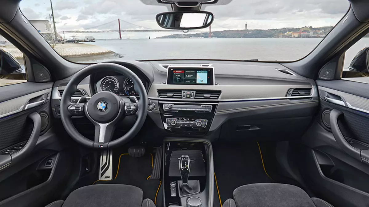 እኛ በመስቀል-ሰልፍ BMW X2 ላይ እባብ እንለቃለን