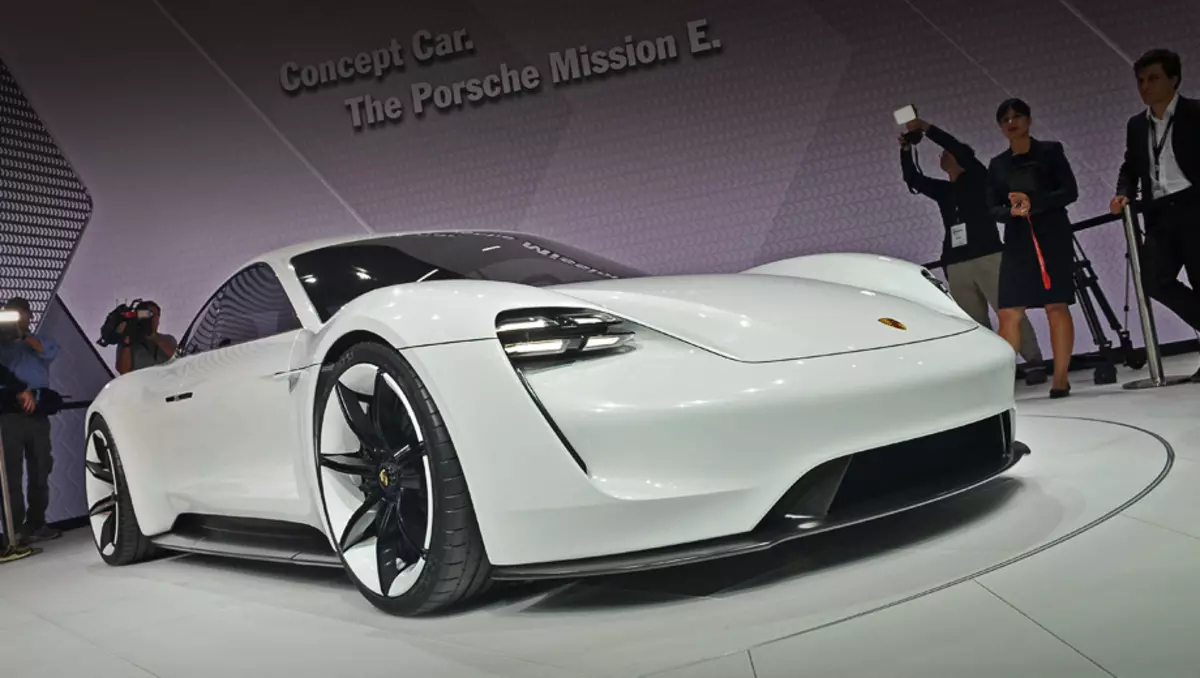 Porsche Mission E Electric Car aprueba a entender al conductor