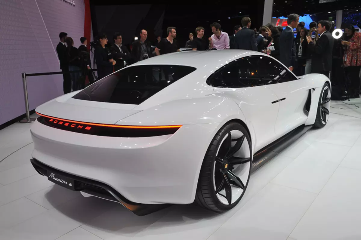 Porsche Mission E elektrik avtomobil sürücüsü anlamaq öyrəndim 2798_1