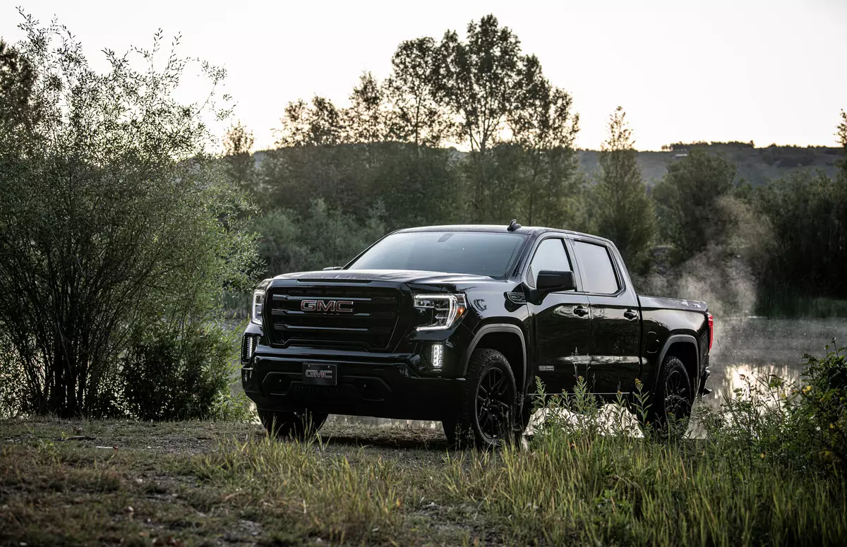 GMC Sierra 1500 e Pickups HD levantaron a comodidade do remolque