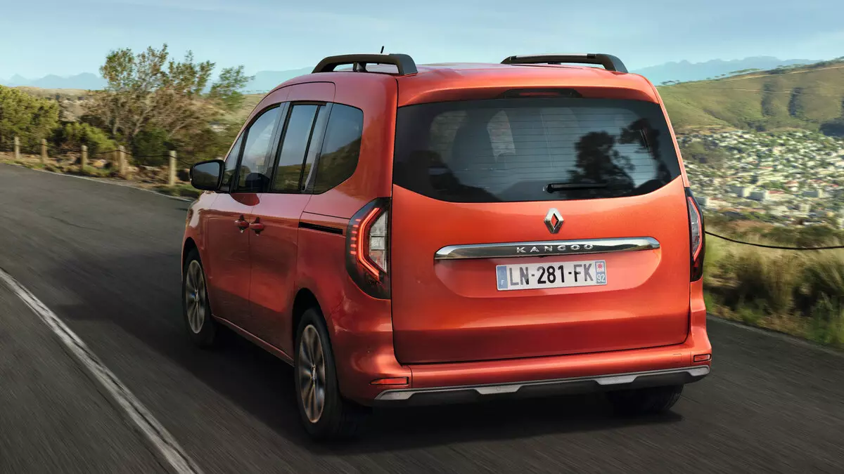 Renault Kangoo berria debutatu zen bidaiarien bertsioan