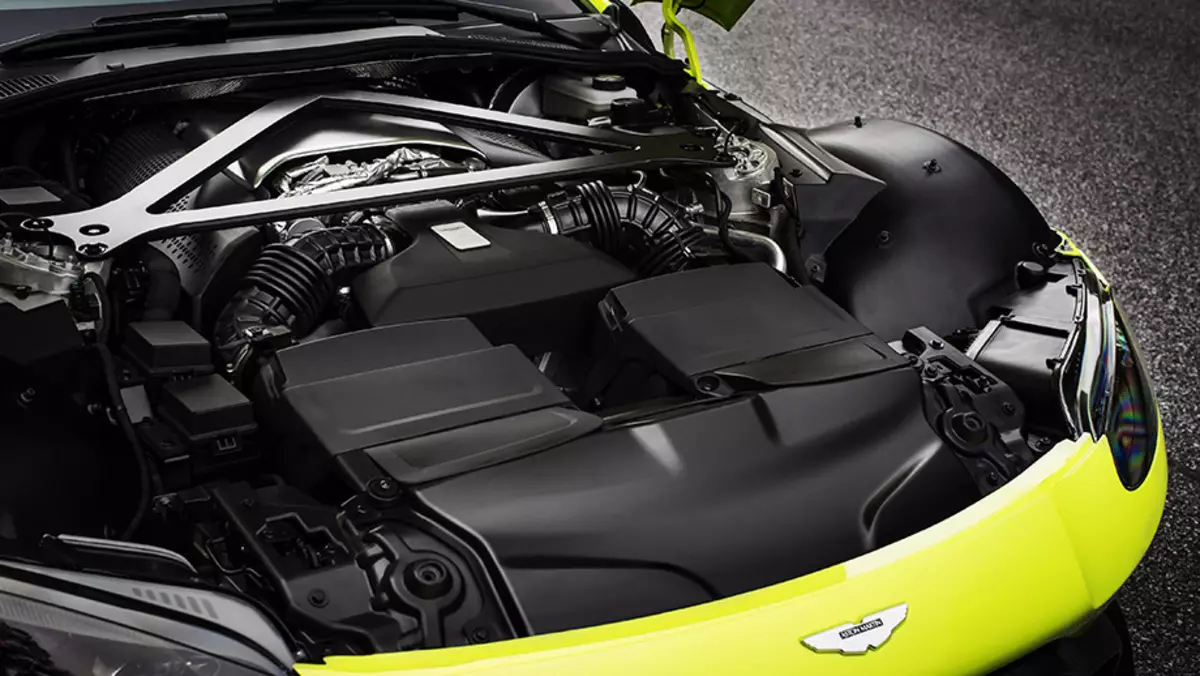 Coupé Aston Martin Vantage avantage s'est avéré puissant et réutilisé 2886_4