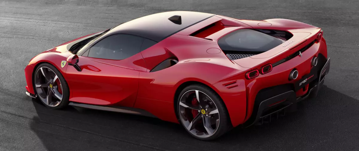 Ferrari SF90 Stradale Coupe on muutunud suuresti revolutsiooniliseks