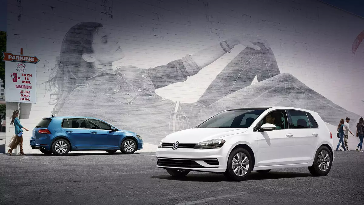 I-American yathunyelwa kahle kwi-Atch Volkswagen Golf eyisisekelo