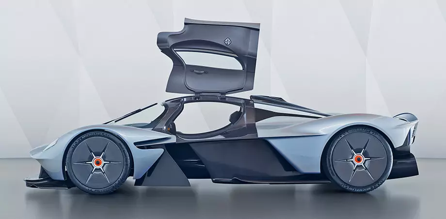 Hypercar Aston Martin Valkyrie guadagnato un aspetto di serie