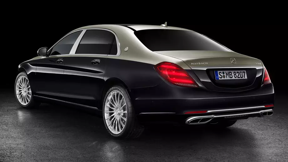 La berlina della classe S Mercedes-Maybach ha mostrato una nuova faccia