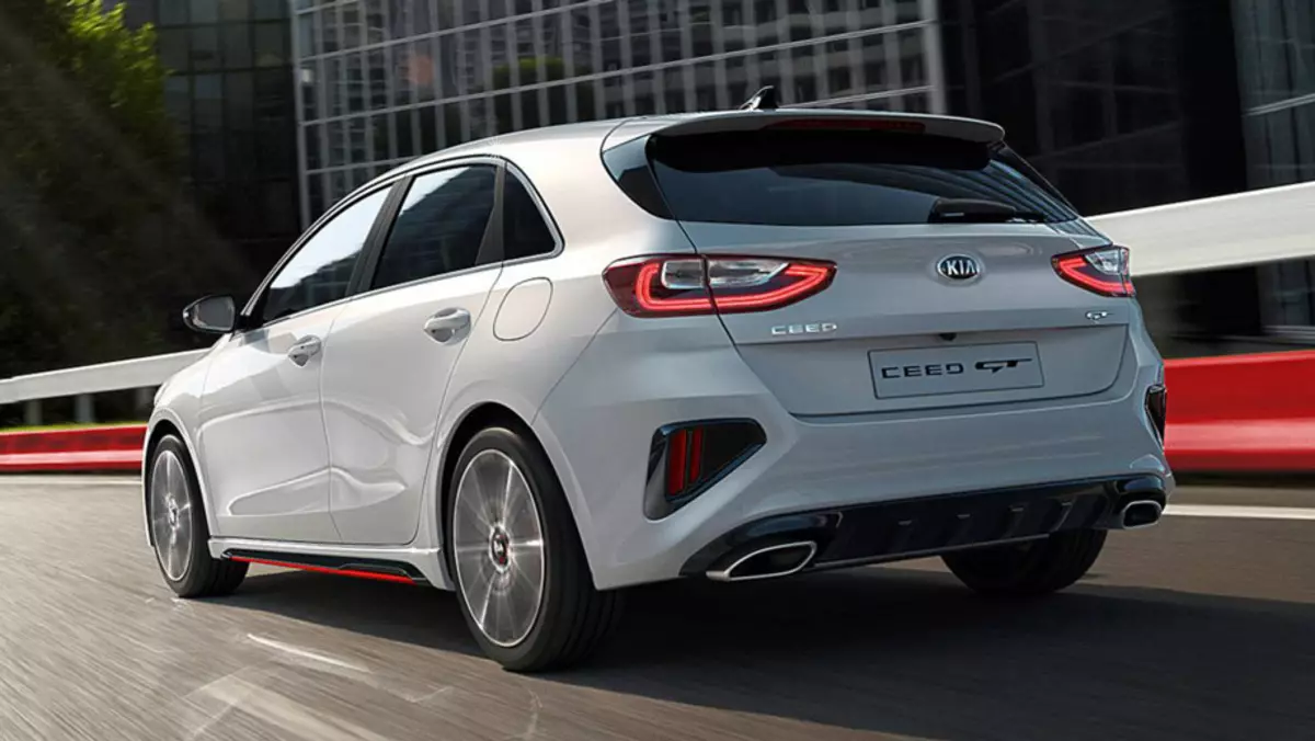 Hatchback Kia Ceed GT foar de earste kear oanbean in kar foar oerdracht