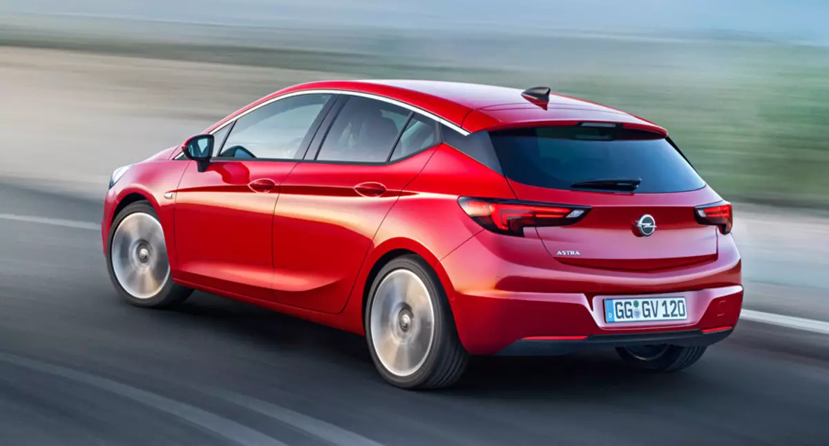 ჰეჩბეკი Opel Astra 200 კილოგრამს დაეცა 3048_1