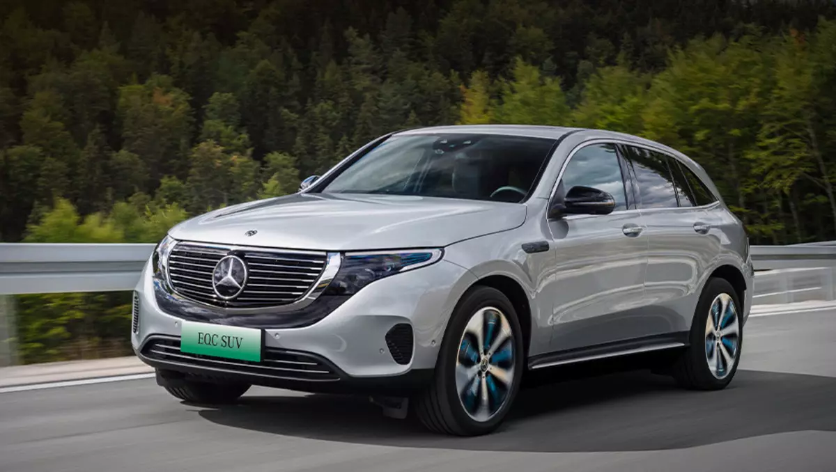 Junior Mercedes EQC 350 entrou no mercado chinês