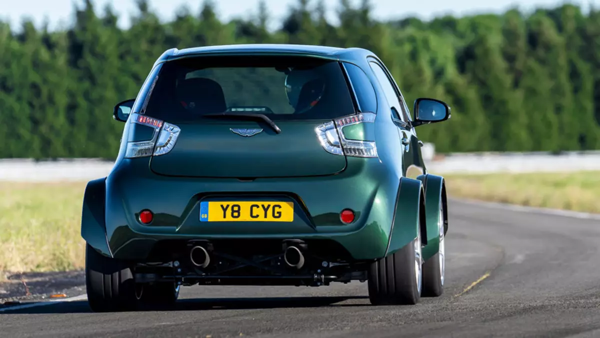 Hatch Aston Martin Cygnet გაერთიანდა Vantage სპორტული მანქანა