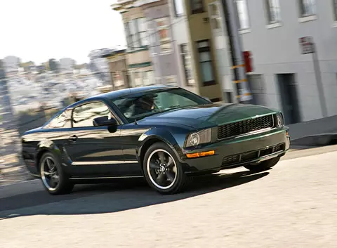 Ford Regives Mustang mai le lauiloa ata tifaga 31421_1