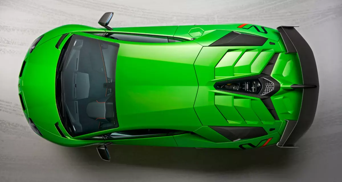 Coupe Lamborghini Aventador SVJ Nyitott sikeres siker a pályán 3143_5