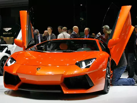 ሰኮና Supercar Lamborghini Aventador LP 700-4 ጋር Palexpo ኮምፕሌክስ Skuffed ውስጥ 3144_4