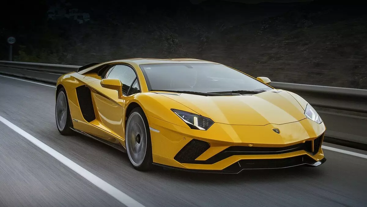 Supercar Lamborghini Aventador Nowa generacja Zapisz V12