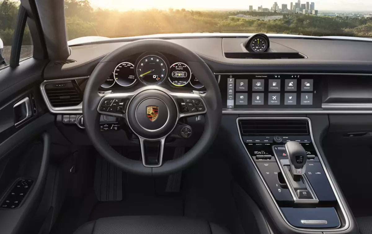 Hatchback 4 E-hybrid menjadi versi paling mudah diakses dari Porsche Panamera 3173_2