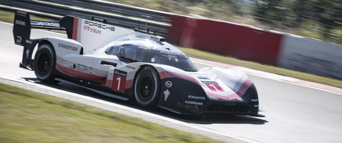 Coupe Aston Martin Valkyrie Amr Pro dê Porsche 919 Challenge