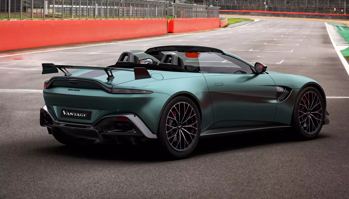 Aston Martin Vantage f1 ẹya ti a gba wọle nipasẹ awọn iho ti a tunṣe 320_1