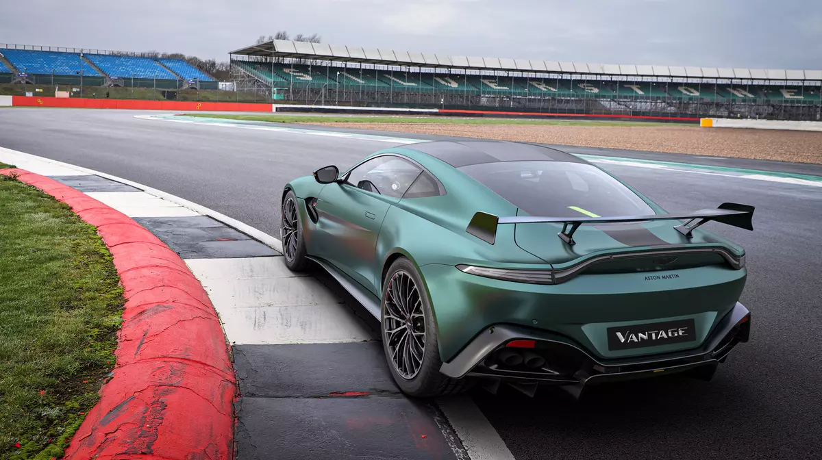 Aston Martin-útsicht F1 Edition oankocht troch wizige knooppunten 320_3