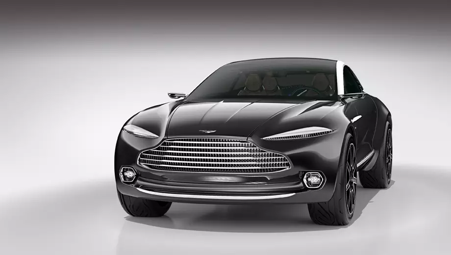 Il-mudell Aston Martin Varekai se jipprova fuq ringiela "sitta"