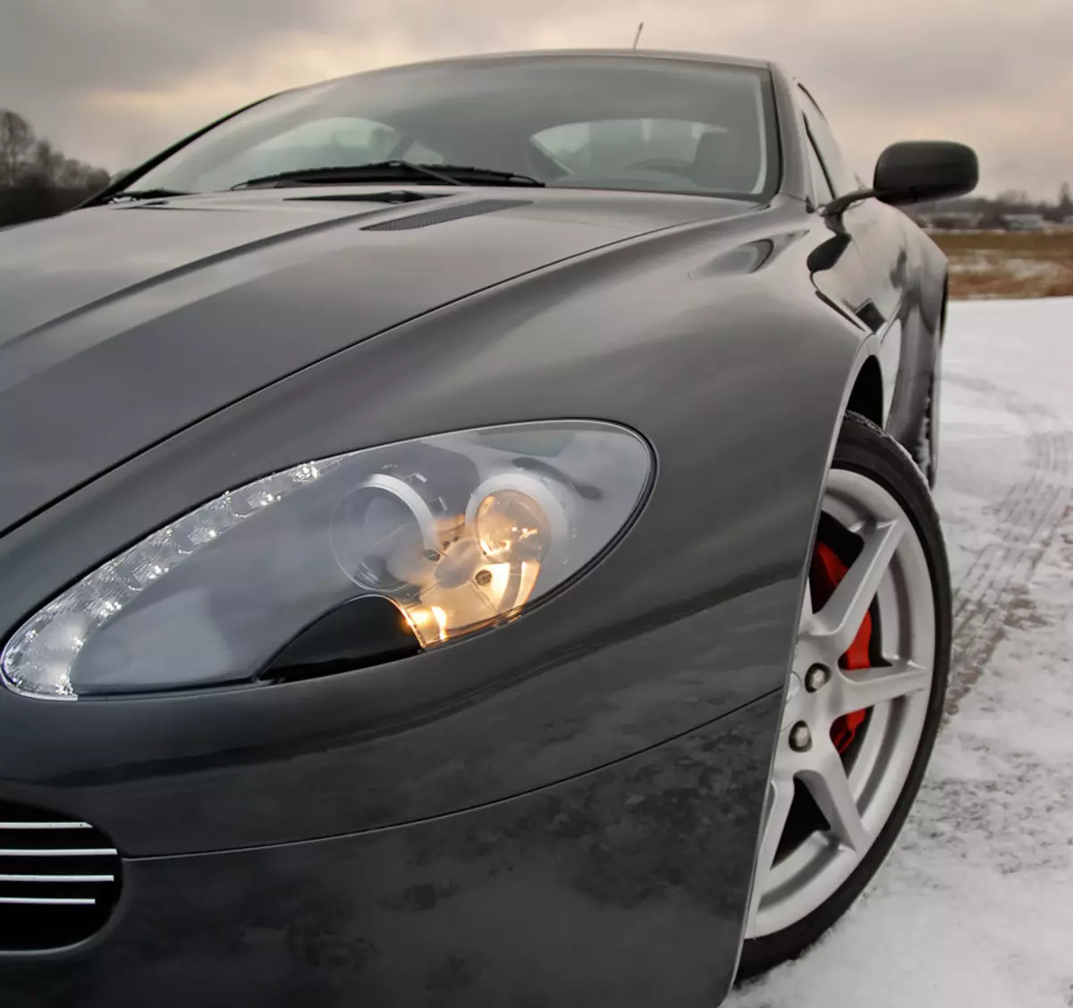 Ons vier die winter op Aston Martin V8 Vantage 327_9